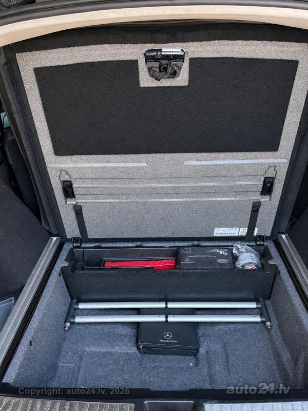 Black Mercedes-Benz M-Class 2014 in Jurmala, with an engine capacity of 2.20 L and mileage of 251 thousand km for 15500 €, photo 8 on AUTOMOTO.COM.LV