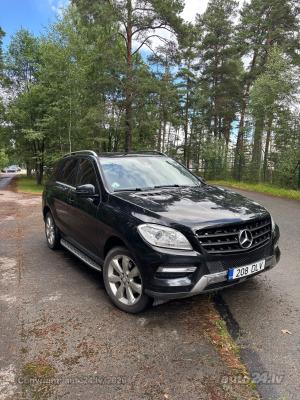 Melns Mercedes-Benz M-Class 2015 Tallina, ar dzinēja tilpumu 3.50 L un nobraukumu 130 tūkst. km par 16000 €, foto  vietnē AUTOMOTO.COM.LV