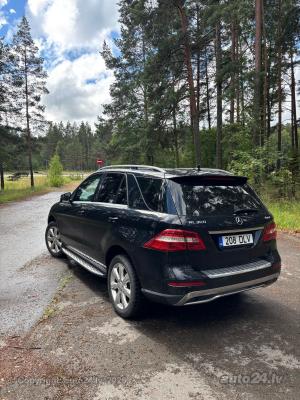 Melns Mercedes-Benz M-Class 2015 Tallina, ar dzinēja tilpumu 3.50 L un nobraukumu 130 tūkst. km par 16000 €, foto 4 vietnē AUTOMOTO.COM.LV