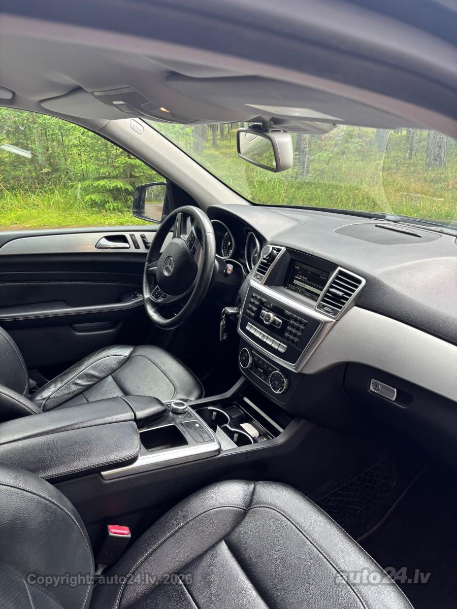 Melns Mercedes-Benz M-Class 2015 Tallina, ar dzinēja tilpumu 3.50 L un nobraukumu 130 tūkst. km par 16000 €, foto 8 vietnē AUTOMOTO.COM.LV
