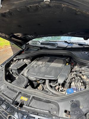 Melns Mercedes-Benz M-Class 2015 Tallina, ar dzinēja tilpumu 3.50 L un nobraukumu 130 tūkst. km par 16000 €, foto 10 vietnē AUTOMOTO.COM.LV