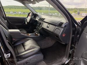 Black Mercedes-Benz M-Class 2006 in Tallinn, with an engine capacity of 5.40 L and mileage of 211 thousand km for 7999 €, photo 9 on AUTOMOTO.COM.LV