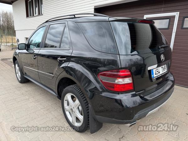 Melns Mercedes-Benz M-Class 2008 Veru, ar dzinēja tilpumu 3.00 L un nobraukumu 332 tūkst. km par 5690 €, foto 4 vietnē AUTOMOTO.COM.LV