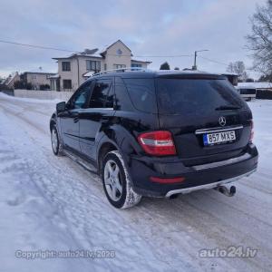 Melns Mercedes-Benz M-Class 2010 Tartu, ar dzinēja tilpumu 3.00 L un nobraukumu 279 tūkst. km par 5990 €, foto  vietnē AUTOMOTO.COM.LV