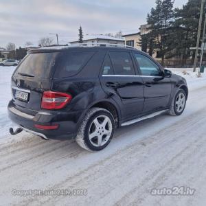 Melns Mercedes-Benz M-Class 2010 Tartu, ar dzinēja tilpumu 3.00 L un nobraukumu 279 tūkst. km par 5990 €, foto 3 vietnē AUTOMOTO.COM.LV