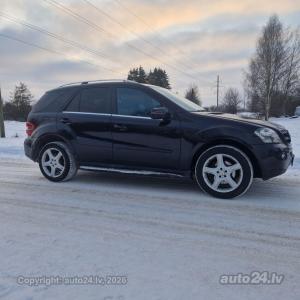 Melns Mercedes-Benz M-Class 2010 Tartu, ar dzinēja tilpumu 3.00 L un nobraukumu 279 tūkst. km par 5990 €, foto 4 vietnē AUTOMOTO.COM.LV