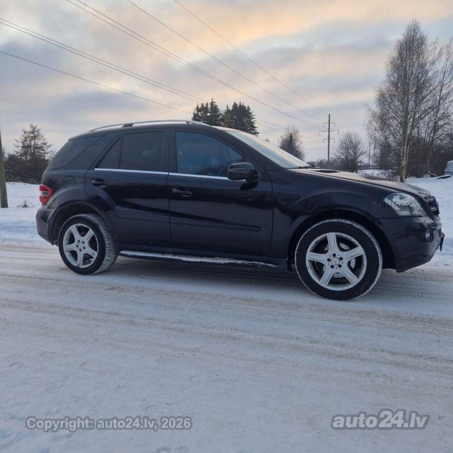 Melns Mercedes-Benz M-Class 2010 Tartu, ar dzinēja tilpumu 3.00 L un nobraukumu 279 tūkst. km par 5990 €, foto 4 vietnē AUTOMOTO.COM.LV