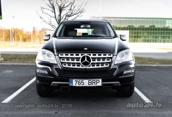 Melns Mercedes-Benz M-Class 2010 Tallina, ar dzinēja tilpumu 3.00 L un nobraukumu 268 tūkst. km par 8490 €, foto 2 vietnē AUTOMOTO.COM.LV