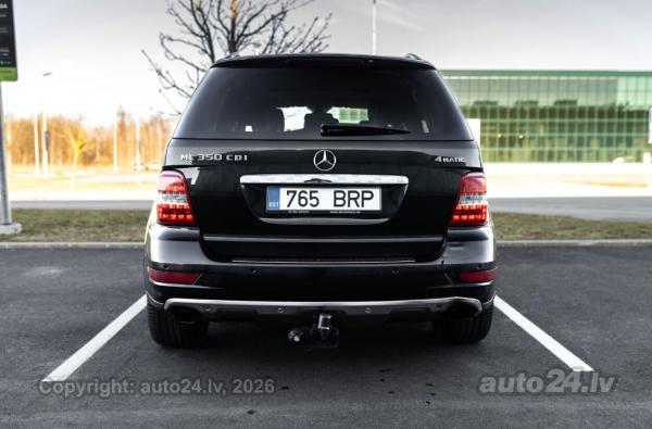 Melns Mercedes-Benz M-Class 2010 Tallina, ar dzinēja tilpumu 3.00 L un nobraukumu 268 tūkst. km par 8490 €, foto 5 vietnē AUTOMOTO.COM.LV