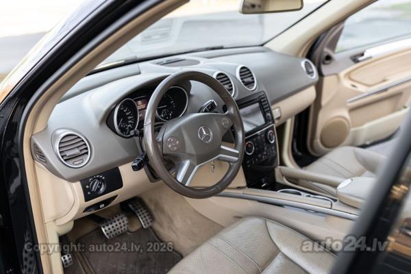 Melns Mercedes-Benz M-Class 2010 Tallina, ar dzinēja tilpumu 3.00 L un nobraukumu 268 tūkst. km par 8490 €, foto 7 vietnē AUTOMOTO.COM.LV