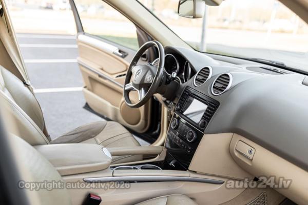 Melns Mercedes-Benz M-Class 2010 Tallina, ar dzinēja tilpumu 3.00 L un nobraukumu 268 tūkst. km par 8490 €, foto 8 vietnē AUTOMOTO.COM.LV