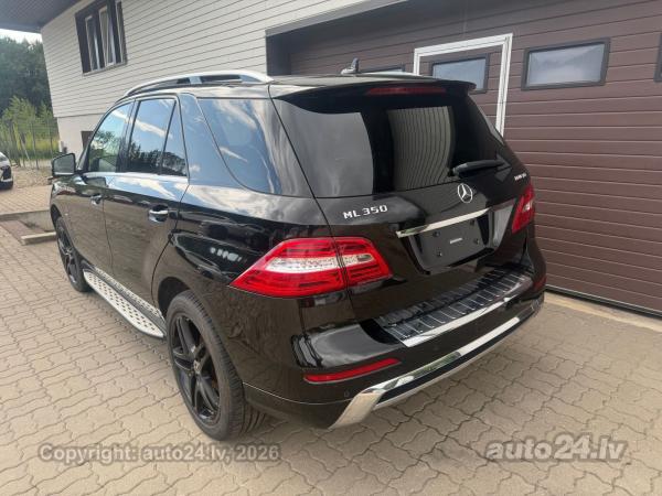 Melns Mercedes-Benz M-Class 2011 Veru, ar dzinēja tilpumu 0.00 L un nobraukumu 329 tūkst. km par 6450 €, foto 2 vietnē AUTOMOTO.COM.LV