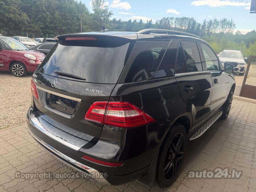 Black Mercedes-Benz M-Class 2011 in Voru, with an engine capacity of 0.00 L and mileage of 329 thousand km for 6450 €, photo 4 on AUTOMOTO.COM.LV