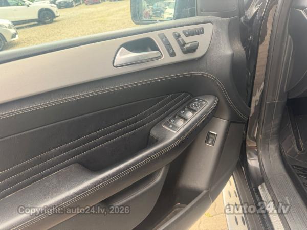 Melns Mercedes-Benz M-Class 2011 Veru, ar dzinēja tilpumu 0.00 L un nobraukumu 329 tūkst. km par 6450 €, foto 6 vietnē AUTOMOTO.COM.LV
