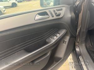 Black Mercedes-Benz M-Class 2011 in Voru, with an engine capacity of 0.00 L and mileage of 329 thousand km for 6450 €, photo 7 on AUTOMOTO.COM.LV