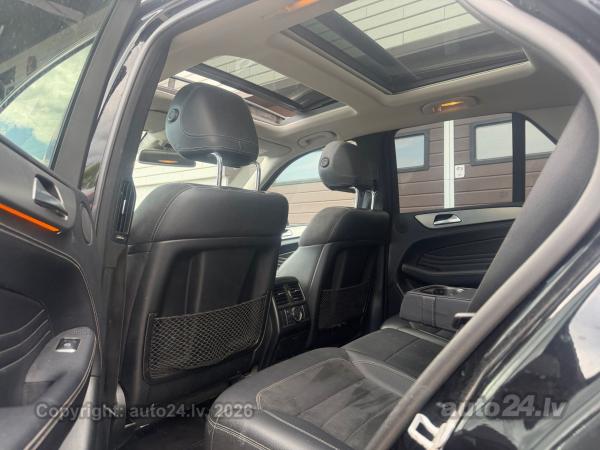Melns Mercedes-Benz M-Class 2011 Veru, ar dzinēja tilpumu 0.00 L un nobraukumu 329 tūkst. km par 6450 €, foto 7 vietnē AUTOMOTO.COM.LV
