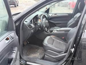 Black Mercedes-Benz M-Class 2014 in Johvi, with an engine capacity of 3.00 L and mileage of 290 thousand km for 15000 €, photo 5 on AUTOMOTO.COM.LV