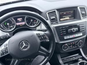 Black Mercedes-Benz M-Class 2014 in Johvi, with an engine capacity of 3.00 L and mileage of 290 thousand km for 15000 €, photo 11 on AUTOMOTO.COM.LV