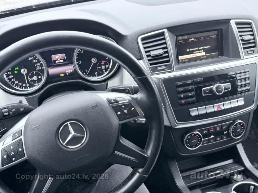 Black Mercedes-Benz M-Class 2014 in Johvi, with an engine capacity of 3.00 L and mileage of 290 thousand km for 15000 €, photo 11 on AUTOMOTO.COM.LV