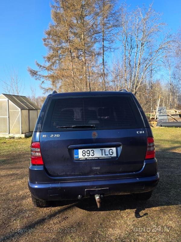 Zils Mercedes-Benz M-Class 2000 Tallina, ar dzinēja tilpumu 2.70 L un nobraukumu 420 tūkst. km par 2800 €, foto 6 vietnē AUTOMOTO.COM.LV