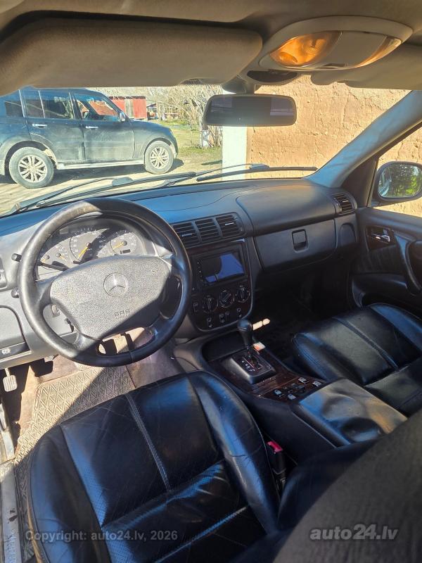 Zils Mercedes-Benz M-Class 2000 Tallina, ar dzinēja tilpumu 2.70 L un nobraukumu 420 tūkst. km par 2800 €, foto 8 vietnē AUTOMOTO.COM.LV