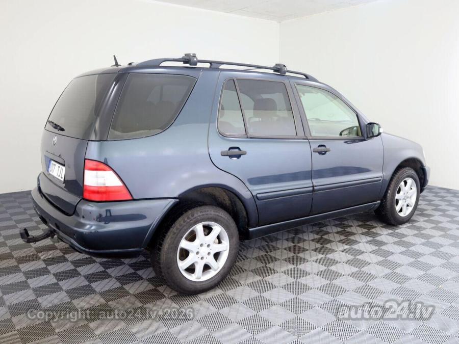 Zils Mercedes-Benz M-Class 2002 Tallina, ar dzinēja tilpumu 2.70 L un nobraukumu 453 tūkst. km par 2299 €, foto 3 vietnē AUTOMOTO.COM.LV