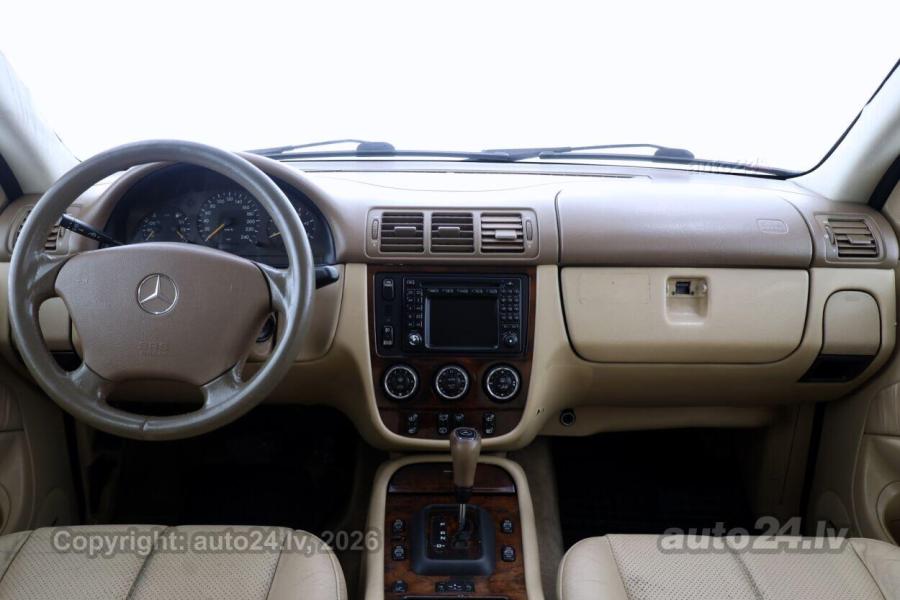 Zils Mercedes-Benz M-Class 2002 Tallina, ar dzinēja tilpumu 2.70 L un nobraukumu 453 tūkst. km par 2299 €, foto 5 vietnē AUTOMOTO.COM.LV