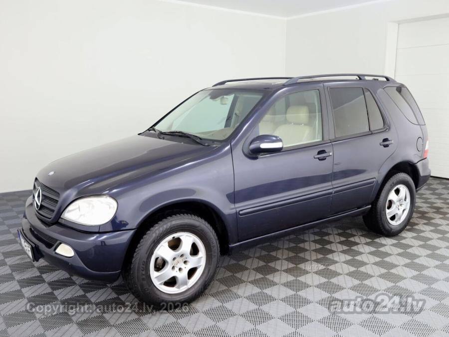 Zils Mercedes-Benz M-Class 2002 Tallina, ar dzinēja tilpumu 2.70 L un nobraukumu 293 tūkst. km par 2699 €, foto 2 vietnē AUTOMOTO.COM.LV