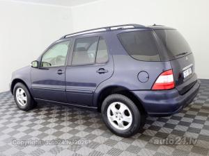Zils Mercedes-Benz M-Class 2002 Tallina, ar dzinēja tilpumu 2.70 L un nobraukumu 293 tūkst. km par 2699 €, foto 4 vietnē AUTOMOTO.COM.LV