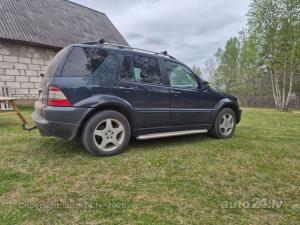 Zils Mercedes-Benz M-Class 2003 Tallina, ar dzinēja tilpumu 4.00 L un nobraukumu 0 tūkst. km par 2500 €, foto 3 vietnē AUTOMOTO.COM.LV