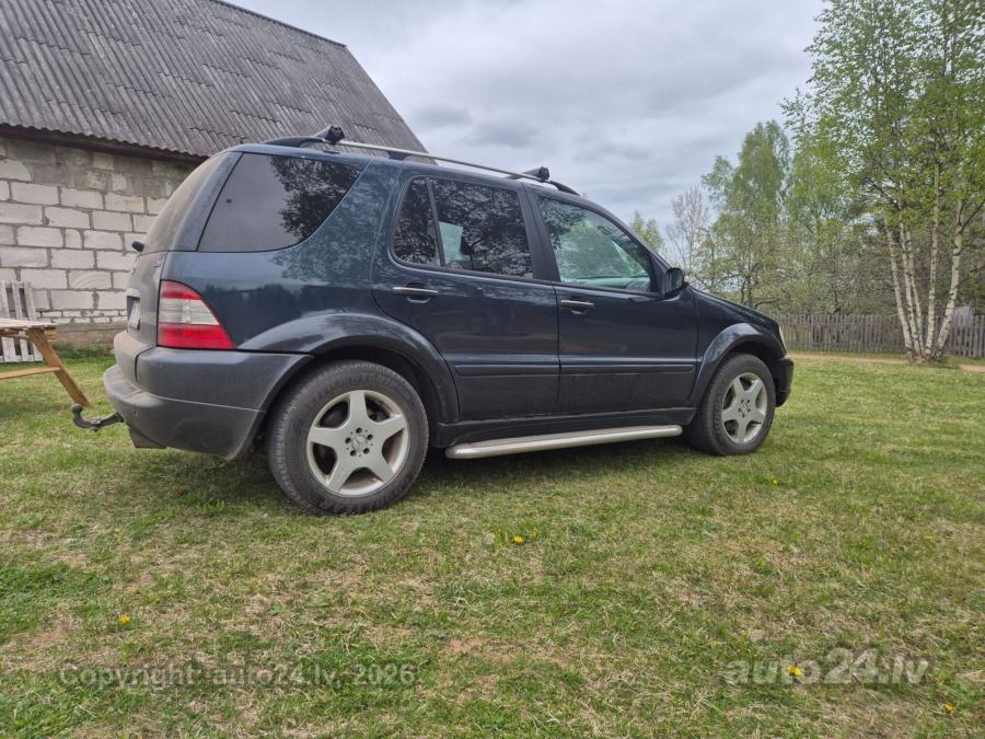 Zils Mercedes-Benz M-Class 2003 Tallina, ar dzinēja tilpumu 4.00 L un nobraukumu 0 tūkst. km par 2500 €, foto 3 vietnē AUTOMOTO.COM.LV