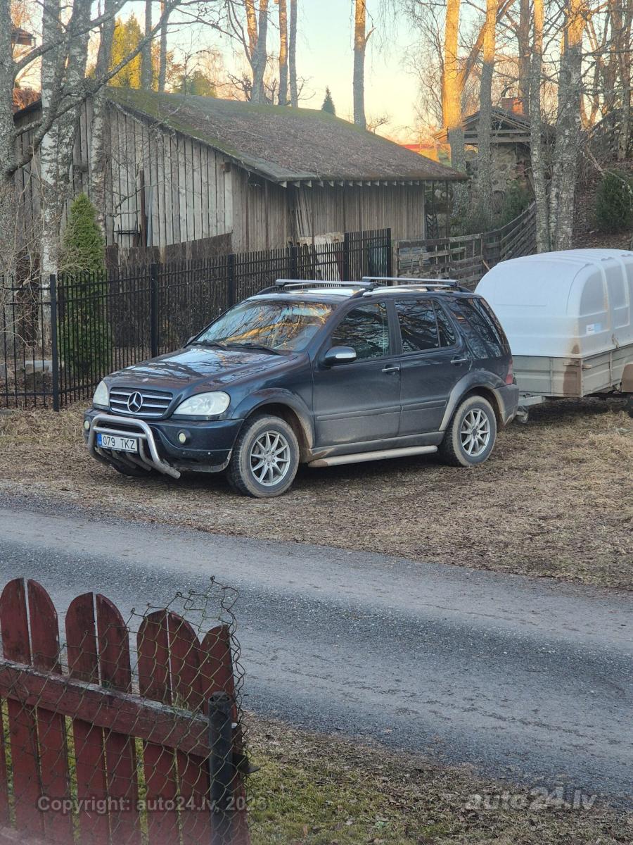 Zils Mercedes-Benz M-Class 2003 Tallina, ar dzinēja tilpumu 4.00 L un nobraukumu 0 tūkst. km par 2500 €, foto 11 vietnē AUTOMOTO.COM.LV