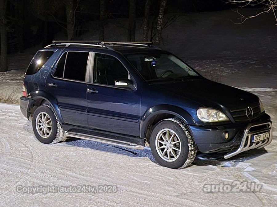 Zils Mercedes-Benz M-Class 2003 Tallina, ar dzinēja tilpumu 4.00 L un nobraukumu 0 tūkst. km par 2500 €, foto 12 vietnē AUTOMOTO.COM.LV