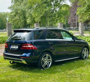 Zils Mercedes-Benz M-Class 2013 Tallina, ar dzinēja tilpumu 3.00 L un nobraukumu 314 tūkst. km par 19800 €, foto 5 vietnē AUTOMOTO.COM.LV
