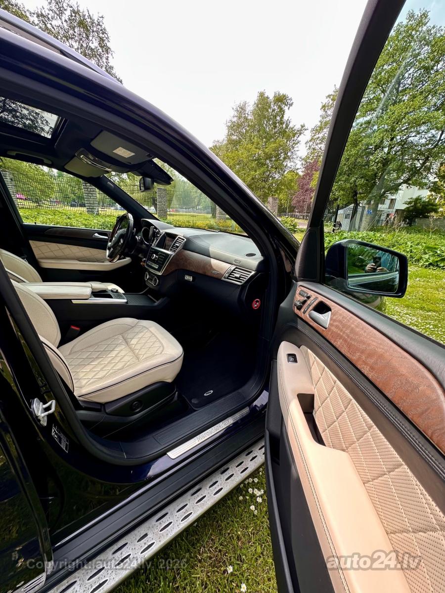 Zils Mercedes-Benz M-Class 2013 Tallina, ar dzinēja tilpumu 3.00 L un nobraukumu 314 tūkst. km par 19800 €, foto 6 vietnē AUTOMOTO.COM.LV