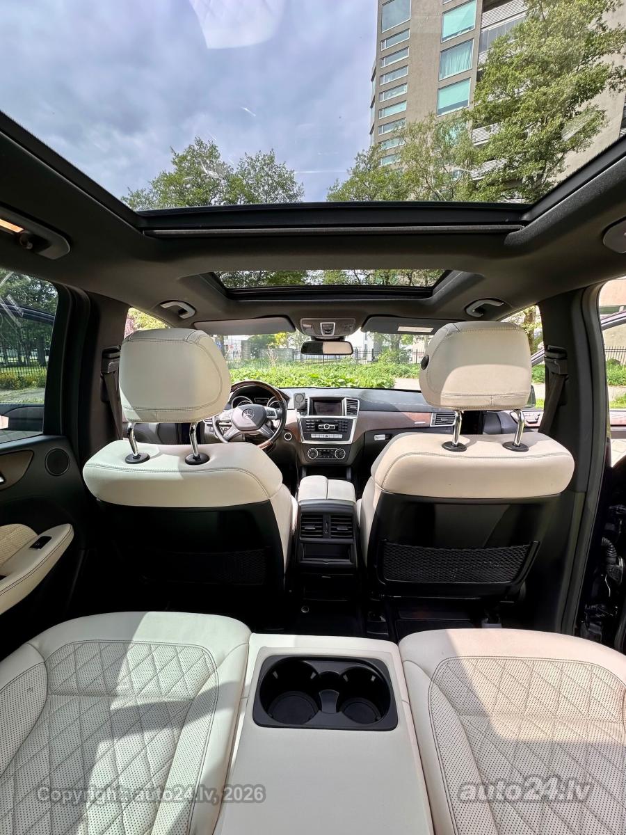 Zils Mercedes-Benz M-Class 2013 Tallina, ar dzinēja tilpumu 3.00 L un nobraukumu 314 tūkst. km par 19800 €, foto 9 vietnē AUTOMOTO.COM.LV