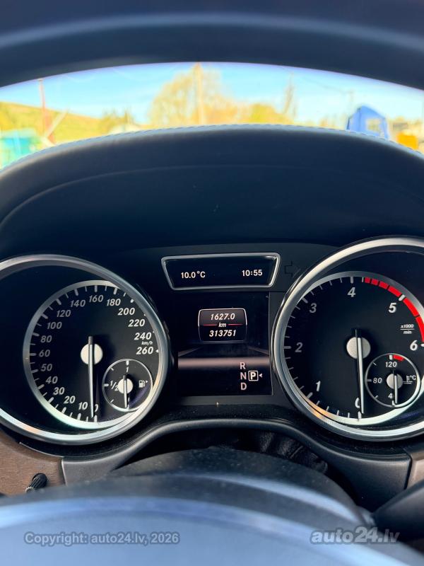 Zils Mercedes-Benz M-Class 2013 Tallina, ar dzinēja tilpumu 3.00 L un nobraukumu 314 tūkst. km par 19800 €, foto 9 vietnē AUTOMOTO.COM.LV