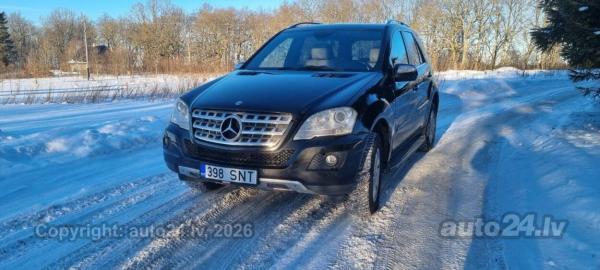 Brown Mercedes-Benz M-Class 2010 in Tallinn, with an engine capacity of 3.00 L and mileage of 334 thousand km for 8500 €, photo 1 on AUTOMOTO.COM.LV