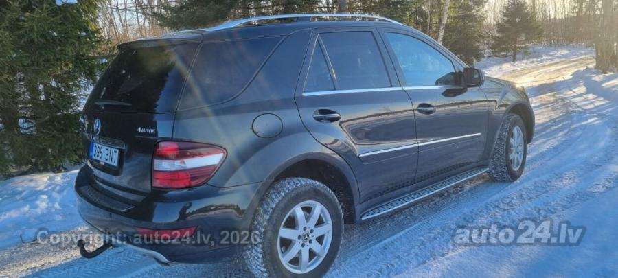 Brown Mercedes-Benz M-Class 2010 in Tallinn, with an engine capacity of 3.00 L and mileage of 334 thousand km for 8500 €, photo 2 on AUTOMOTO.COM.LV