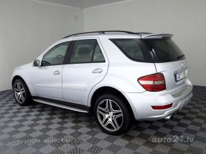 Mercedes-Benz M-Class 2006 Tallina, ar dzinēja tilpumu 3.00 L un nobraukumu 258 tūkst. km par 3499 €, foto 5 vietnē AUTOMOTO.COM.LV