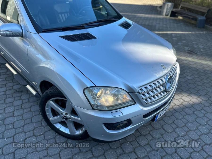 Grey Mercedes-Benz M-Class 2005 in Tallinn, with an engine capacity of 3.00 L and mileage of 315 thousand km for 4599 €, photo 7 on AUTOMOTO.COM.LV