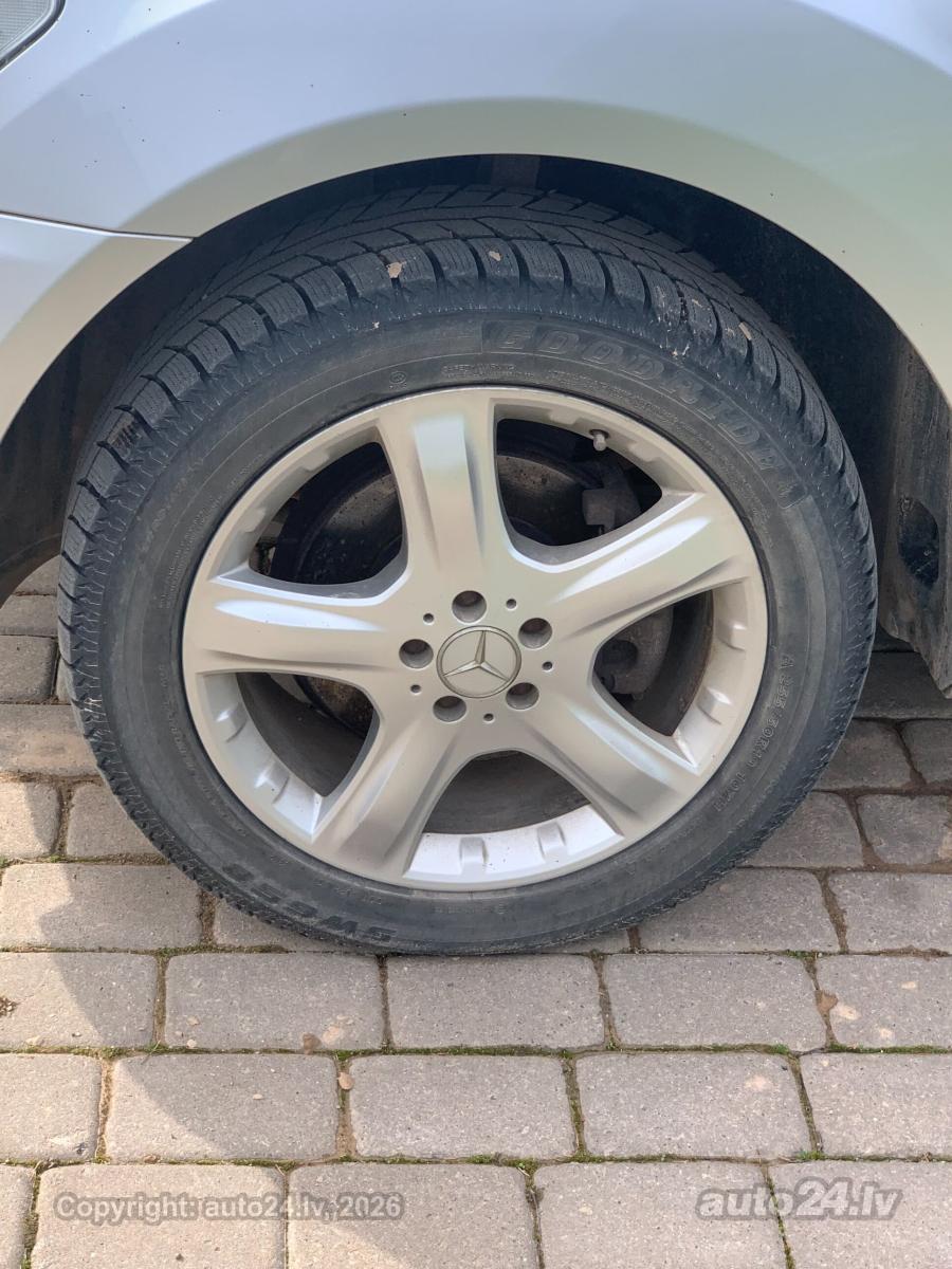 Pelēks Mercedes-Benz M-Class 2005 Tallina, ar dzinēja tilpumu 3.00 L un nobraukumu 261 tūkst. km par 5300 €, foto 6 vietnē AUTOMOTO.COM.LV