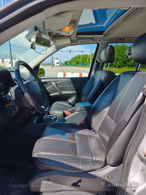 Pelēks Mercedes-Benz M-Class 2005 Tallina, ar dzinēja tilpumu 2.70 L un nobraukumu 242 tūkst. km par 4250 €, foto 4 vietnē AUTOMOTO.COM.LV