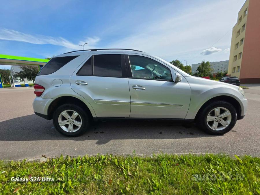 Grey Mercedes-Benz M-Class 2006 in Viljandi, with an engine capacity of 3.00 L and mileage of 316 thousand km for 3999 €, photo 3 on AUTOMOTO.COM.LV