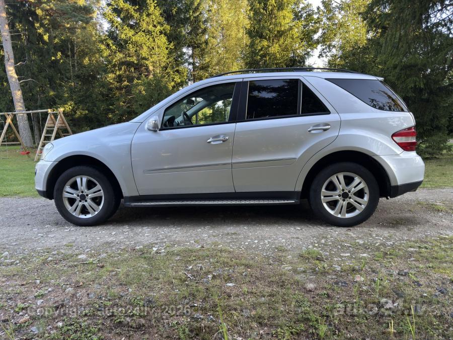 Pelēks Mercedes-Benz M-Class 2006 Kuresāre, ar dzinēja tilpumu 3.00 L un nobraukumu 421 tūkst. km par 3990 €, foto 3 vietnē AUTOMOTO.COM.LV