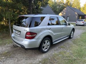 Pelēks Mercedes-Benz M-Class 2006 Kuresāre, ar dzinēja tilpumu 3.00 L un nobraukumu 421 tūkst. km par 3990 €, foto 6 vietnē AUTOMOTO.COM.LV