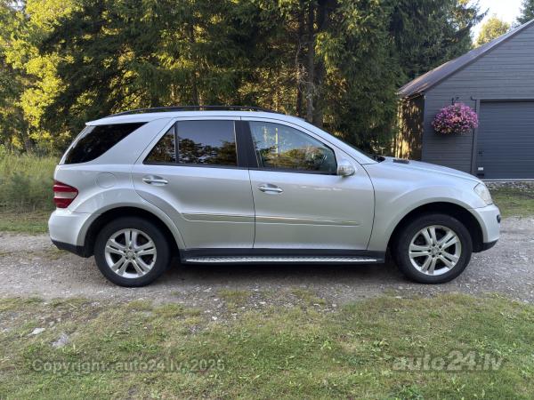 Pelēks Mercedes-Benz M-Class 2006 Kuresāre, ar dzinēja tilpumu 3.00 L un nobraukumu 421 tūkst. km par 3990 €, foto 7 vietnē AUTOMOTO.COM.LV