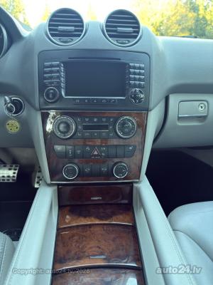 Pelēks Mercedes-Benz M-Class 2006 Kuresāre, ar dzinēja tilpumu 3.00 L un nobraukumu 421 tūkst. km par 3990 €, foto 11 vietnē AUTOMOTO.COM.LV