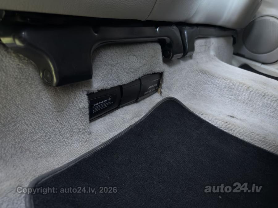 Pelēks Mercedes-Benz M-Class 2006 Kuresāre, ar dzinēja tilpumu 3.00 L un nobraukumu 421 tūkst. km par 3990 €, foto 13 vietnē AUTOMOTO.COM.LV