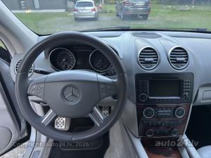 Pelēks Mercedes-Benz M-Class 2006 Kuresāre, ar dzinēja tilpumu 3.00 L un nobraukumu 421 tūkst. km par 3990 €, foto 19 vietnē AUTOMOTO.COM.LV